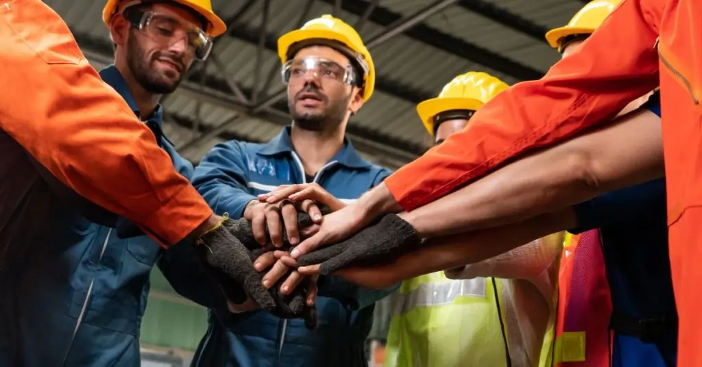 Improving Frontline Employee Experience - Wyzetalk Improving Frontline Employee Experience - Wyzetalk